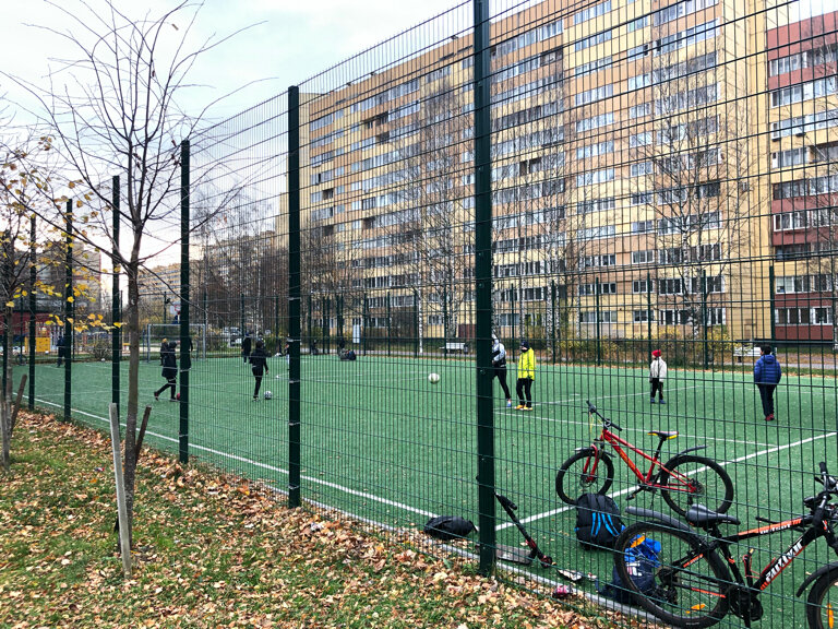 Spor alanı Футбольное поле, Saint‑Petersburg, foto