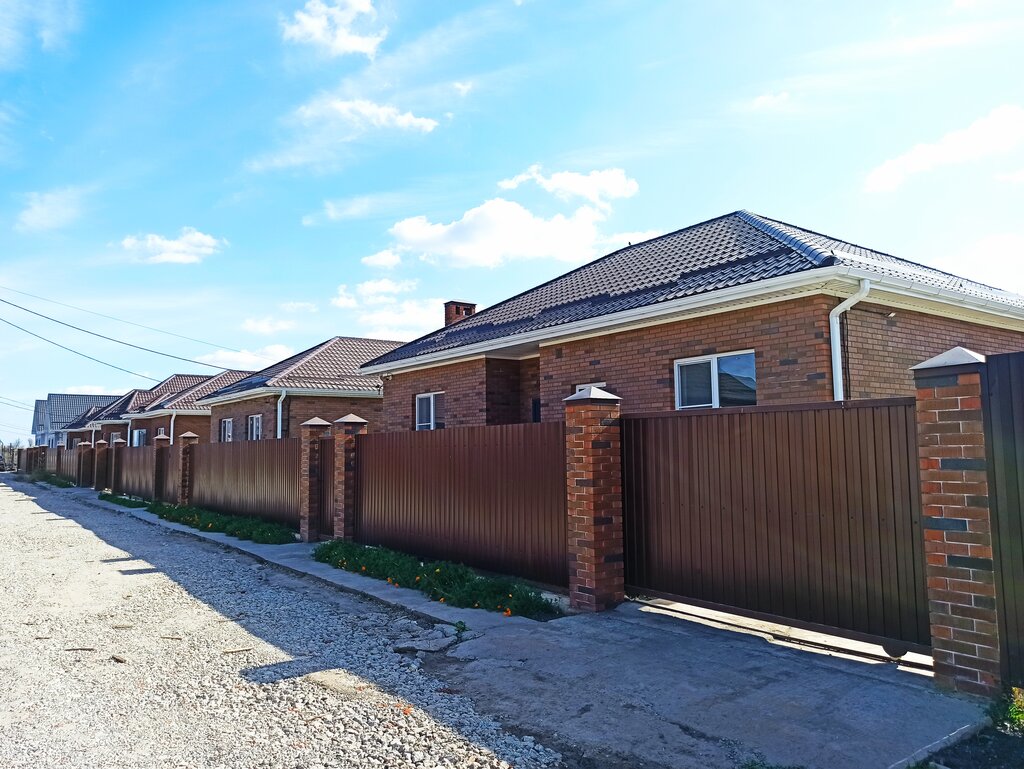 Yazlık ev inşaatı Kp-komarovo, Krasnodar, foto