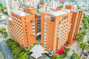 Hotel Sheraton Four Points (Valle del Cauca, Municipio de Santiago de Cali, Comuna 3, Carrera 4 Norte, 18-NORTE-55), otel  Cali'den