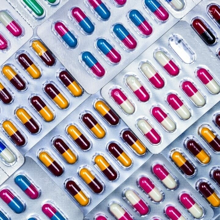 Kozmetik ve parfümeri mağazaları Farmacia Avenida 66, , foto