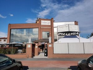 Fashion Cafè (Lombardy, Provincia di Milano, Cologno Monzese, Viale Europa, 23), bar  Lombardiya'dan