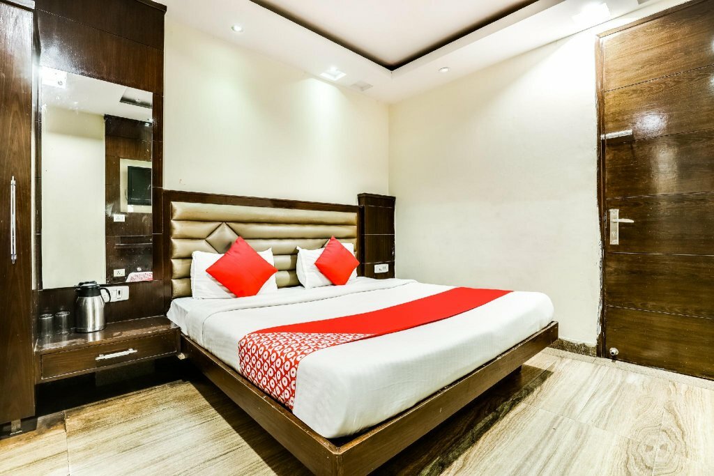 Otel Oyo 13252 Hotel Chander Palace, Delhi, foto