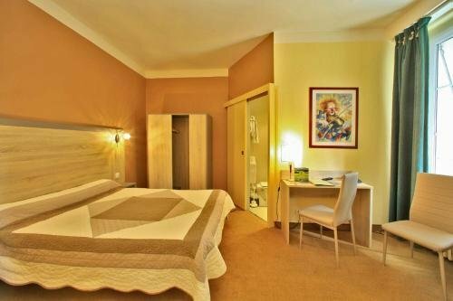 Otel Le Lion D'Or, , foto