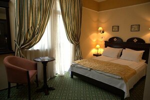 Koronna Hotel (Timiș, Timișoara), otel  Temeşvar'dan
