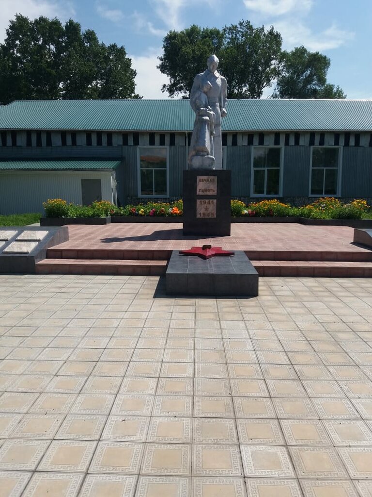 Anıt, heykel Монумент памяти павших солдат в годы Великой Отечественной войны, Krasnoyarski krayı, foto