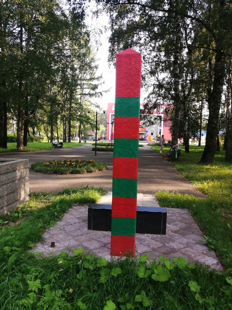 Anıt, heykel Border monument in honor of border guards, Yaroslavskaya oblastı, foto