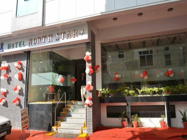 Otel Oyo 976 Hotel North Star, Udajpur, foto