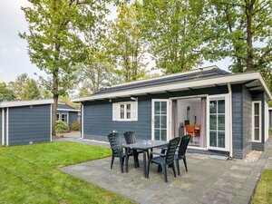 Comfortable chalet with dishwasher (Drenthe, Midden-Drenthe, Hof Van Halenweg, 2), otel  Drenthe'den