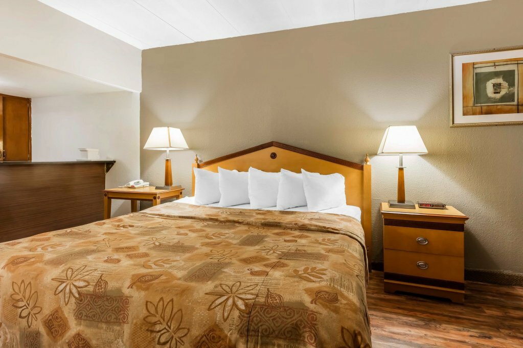 Otel Econo Lodge Inn & Suites, Hot Springs, foto