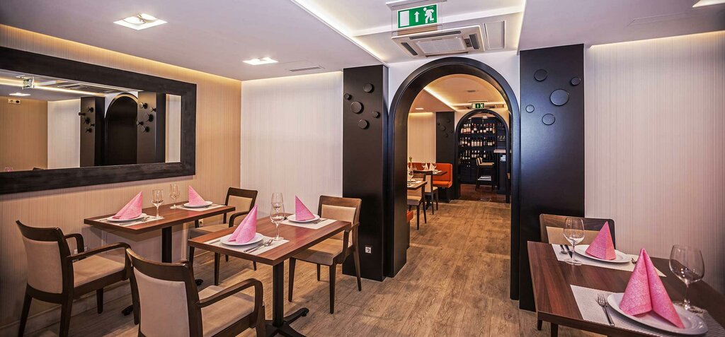 Otel Piccolo Panzió Vendéglo Vinoteca, Zalaegerszeg, foto