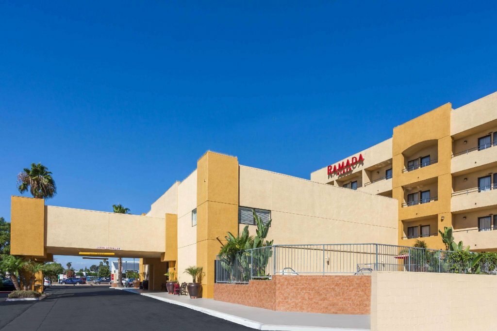 Otel Ramada Plaza Garden Grove, Garden Grove, foto