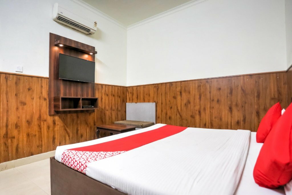 Otel Oyo 74945 Shri Sai Guest House, Delhi, foto