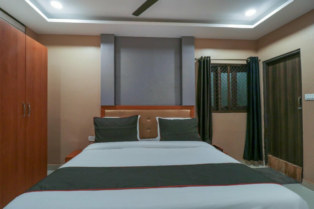 Otel Oyo 48230 Collection O Swarna Banquet Bhu Rd, Varanasi, foto