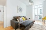 Spacious 1 Bedroom Apartment Near Baixa (Rua do Crucifixo No:5), otel  Lizbon'dan