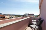 Wondrous Terrace Apartment in Cascais (Travessa da Bela Vista No:52), kısa süreli konaklama  Cascais'ten