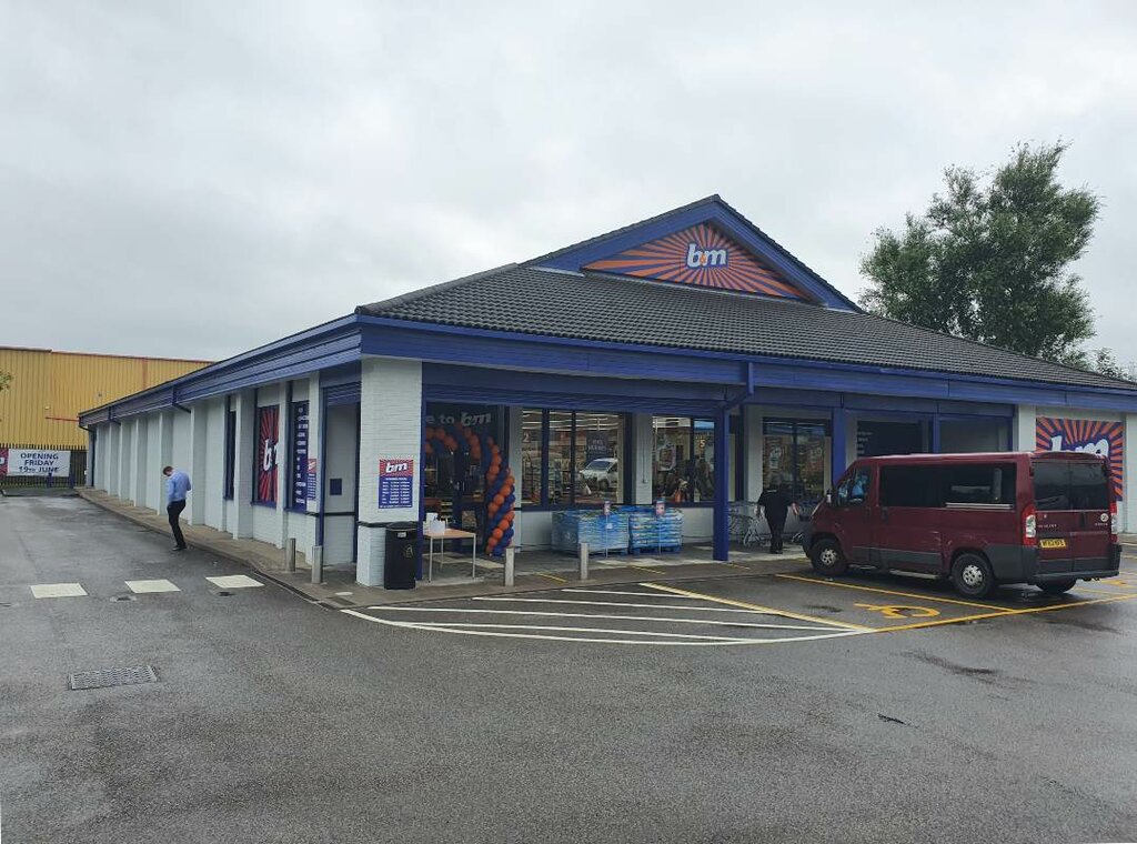 Şans oyunları B&m Store, İngiltere, foto