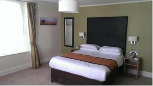 Thomas Arms (Wales, Carmarthenshire, Llanelli), otel