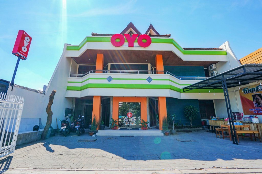 Otel Oyo 1225 Hotel Dibino, Surabaya, foto