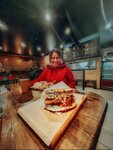 G. Ugli (ulitsa Vladimira Vysotskogo No:10А), fast food  Yekaterinburg'dan