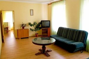 Juras Brize (Vasarnīcu iela No:35A), otel  Ventspils'ten