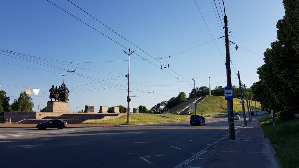 Anıt, heykel Мемориал Славы, Chernigov, foto