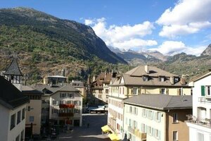 Hotel du Pont (Valais, Leuk, Gampel, Marktplatz, 1), otel