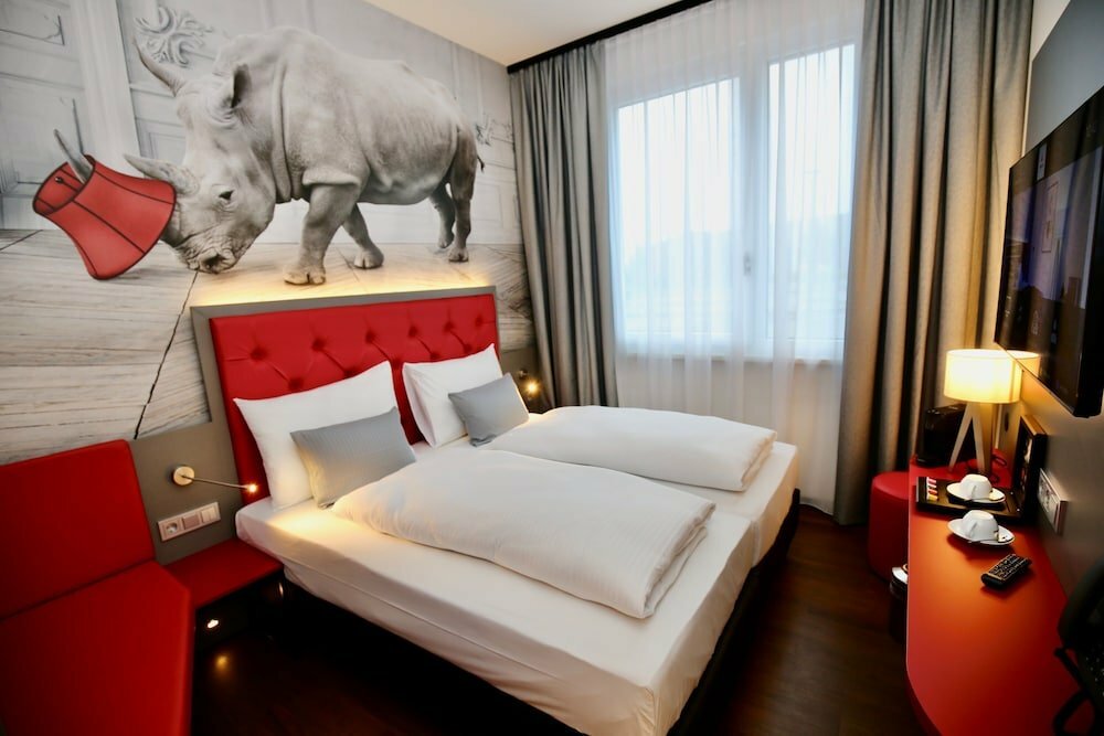 Otel Amedia Hotel & Suites Dachau, Bavyera, foto