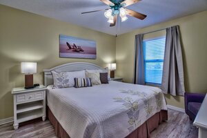 Pelican Beach Resort by Colasan (Florida, Okaloosa County, Destin), otel  Destin'den