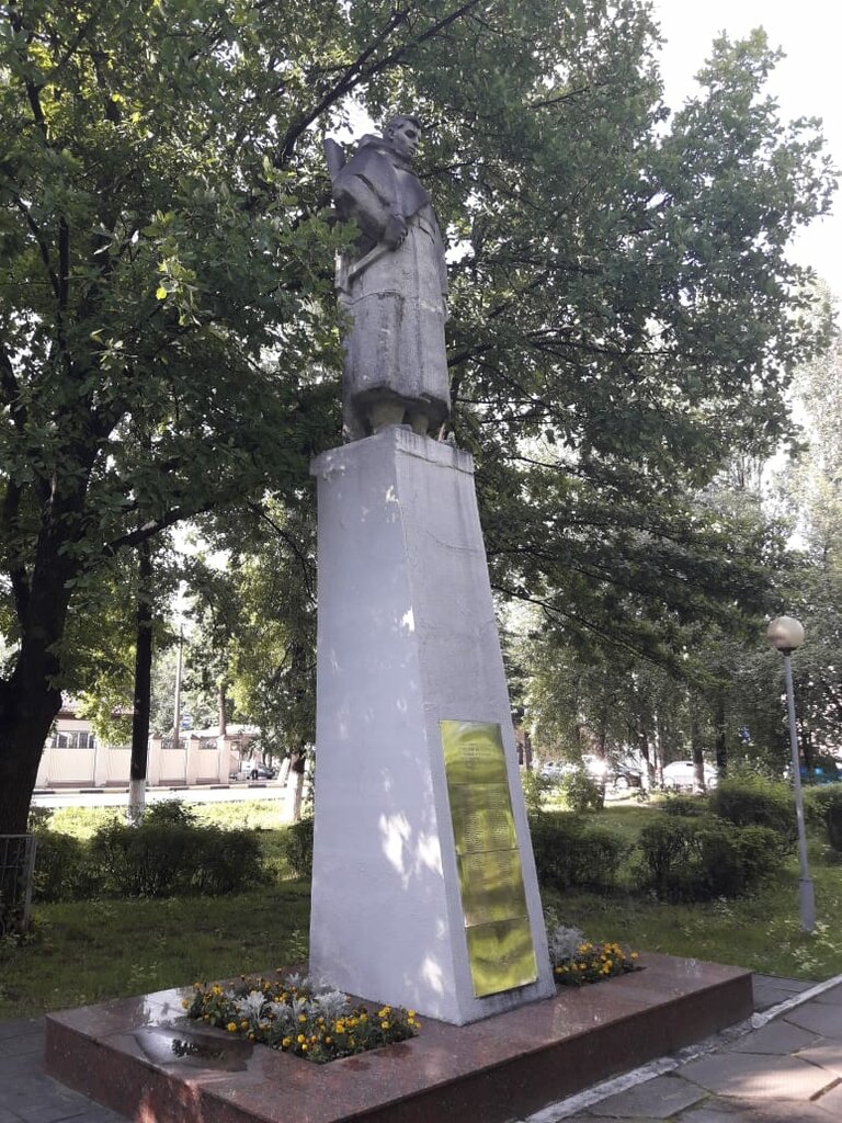 Anıt, heykel Воинам-заводчанам, погибшим в годы Великой Отечественной войны, Yoshkar‑Ola, foto