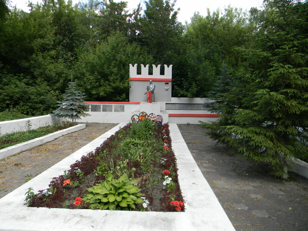Anıt, heykel Братская могила, Tulskaya oblastı, foto
