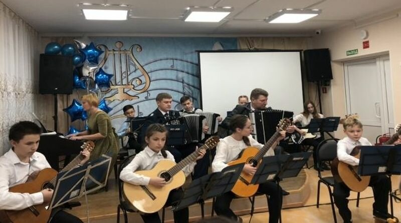 Müzik okulları ve konservatuarlar Детская музыкальная школа № 2 им. В.А. Коха, Noyabrsk, foto