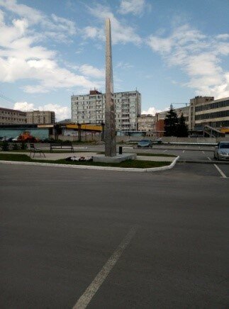 Anıt, heykel Обелиск воинам-заводчанам, погибшим в годы Великой Отечественной войны, Novosibirsk, foto