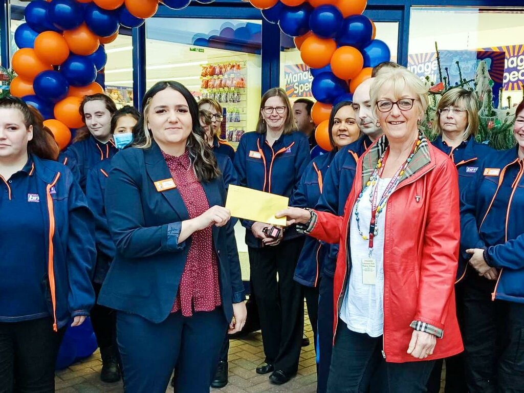 i̇ndirim ve fırsat sistemleri B&m Store, İngiltere, foto