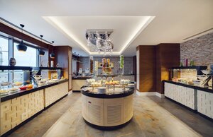 Holiday Inn Baku (Kovkеb Sеfеrеliyeva Street No:5), otel  Bakü'den