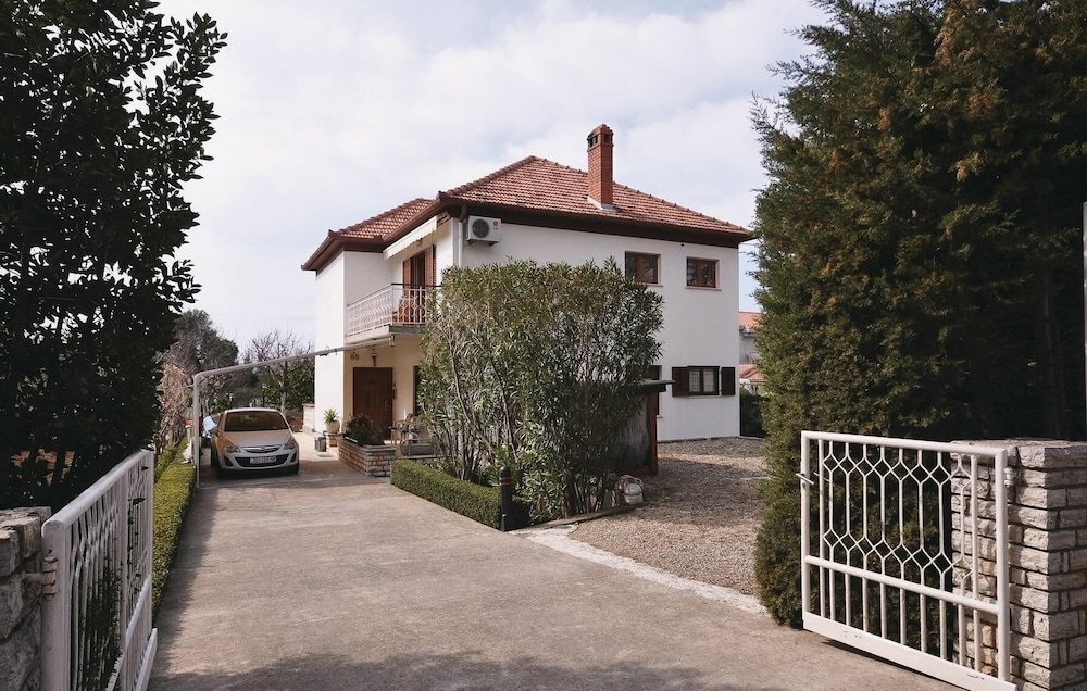 Otel Nice Home in Zadar With Wifi and 2 Bedrooms, Zadar, foto