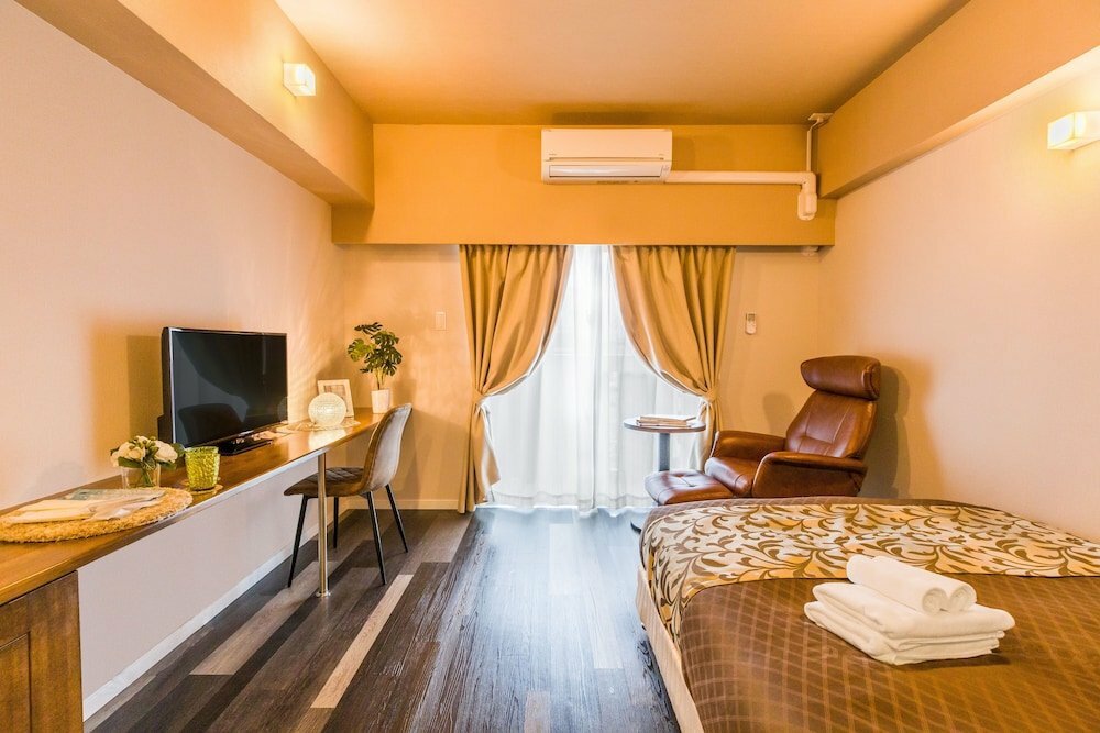 Otel Mr. Kinjo in Asahibashi station square, Naha, foto