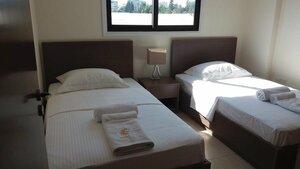 202 Mandritis Court (Larnaca), otel  Larnaka'dan