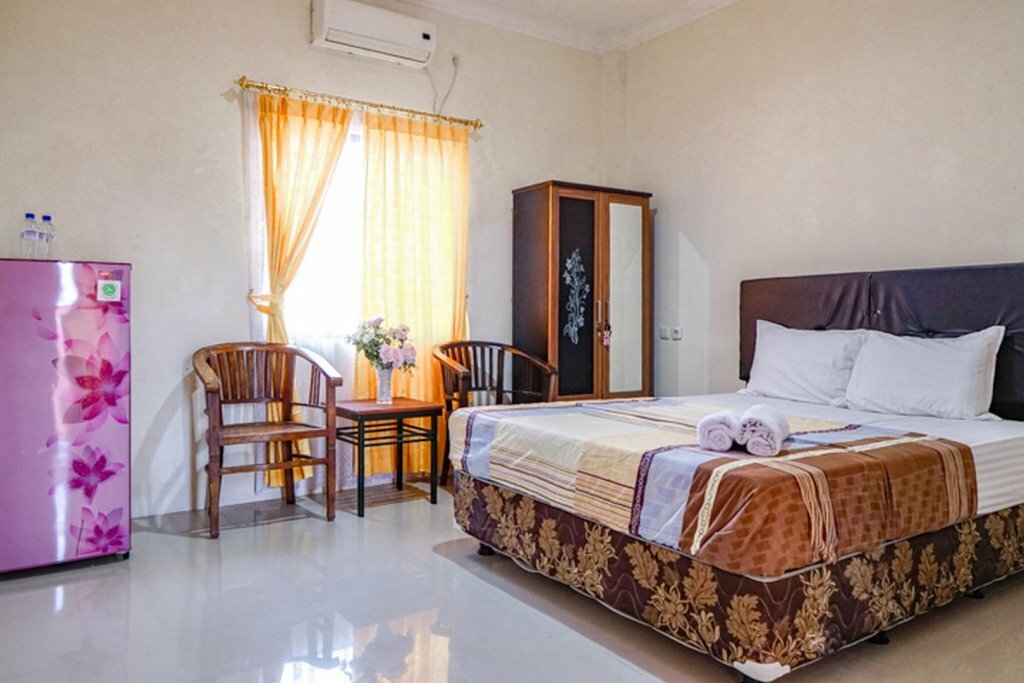 Otel Grha Rahadi 2 Wiyung by RedDoorz, Surabaya, foto