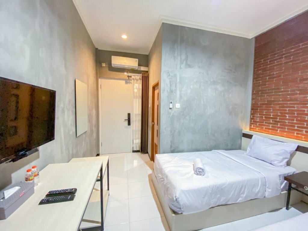 Otel Mitra Guest House Syariah RedPartner, , foto