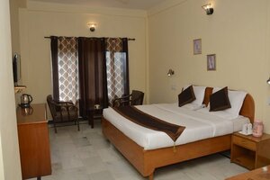 Hbc Falcon Crest (State of Himachal Pradesh), otel  Himaçhal Pradeş'ten
