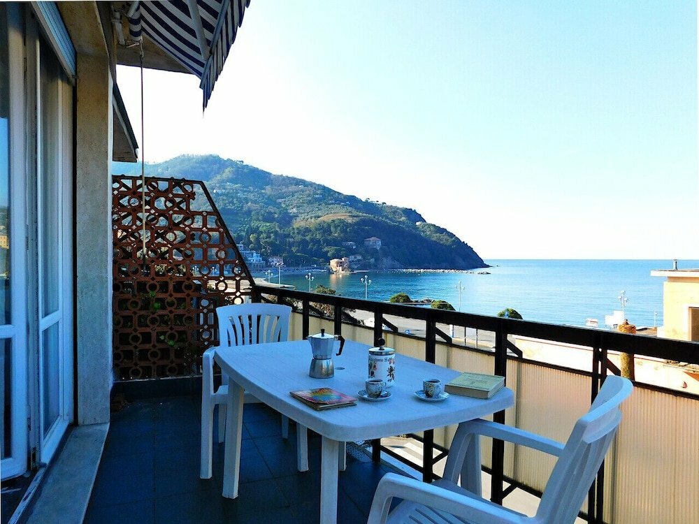 Otel Attico con Vista Mare, Levanto, foto