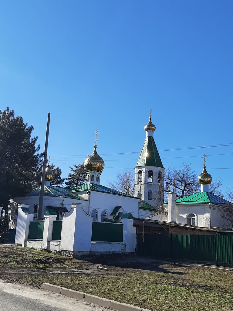 Ortodoks kiliseleri Svyato-Troitsky Khram, Semikarakorsk, foto