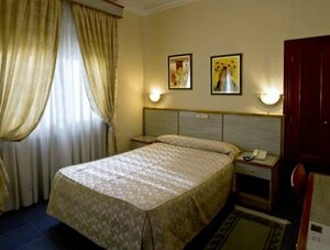 Hotel Mexico (Calle Gobernador No:24, Municipios Madrid, Madrid), otel  Madrid'den