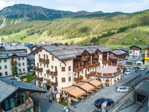 Hotel La Pastorella (Lombardy, Sondrio, Via Livigno), otel  Livinio'dan