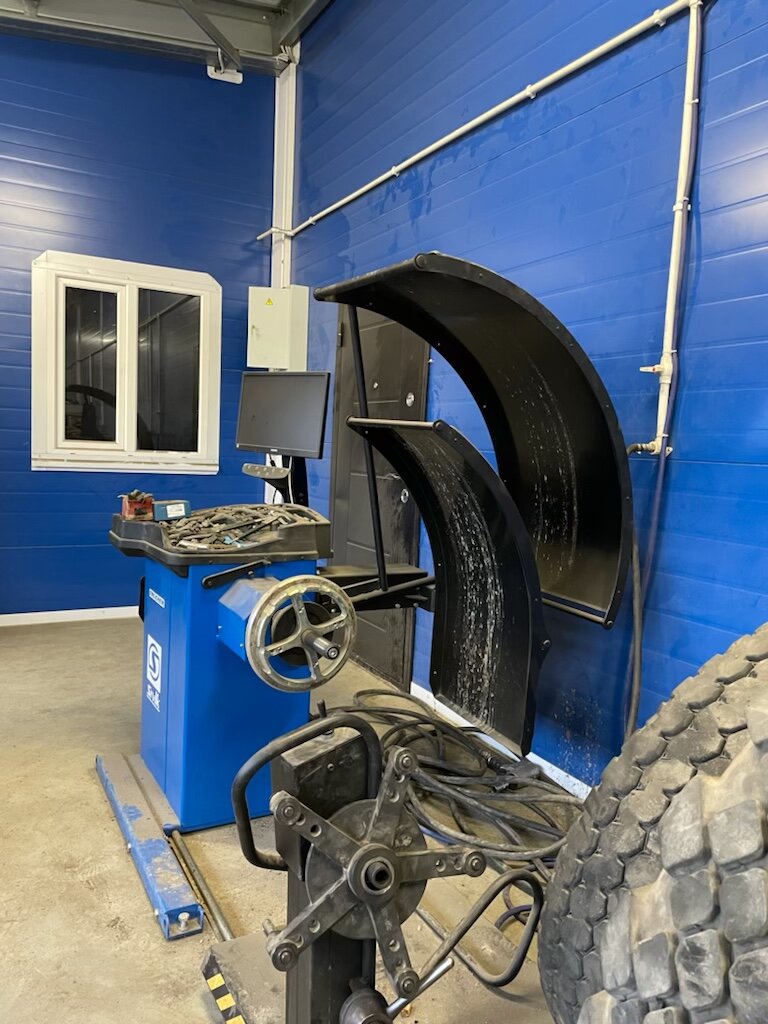 Oto lastik tamiri Грузовой шиномонтаж, Kostomucsha, foto