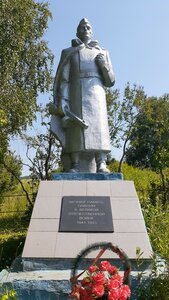 Воин-освободитель (Udmurtian Republic, Yakshur-Bodyinskiy rayon, derevnya Bolshiye Oshvortsy), anıt, heykel  Udmurtiya'dan