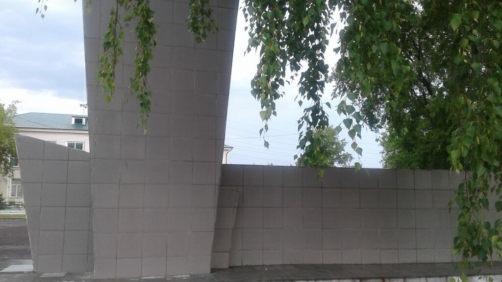 Anıt, heykel Павшим в боях за Родину, Sverdlovskaya oblastı, foto