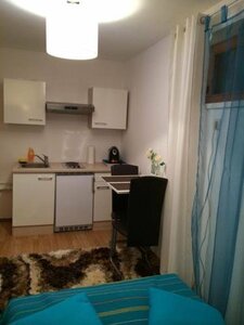 Warmbad Apartments (Carinthia, Villach, Villach-Auen), otel  Villach'tan