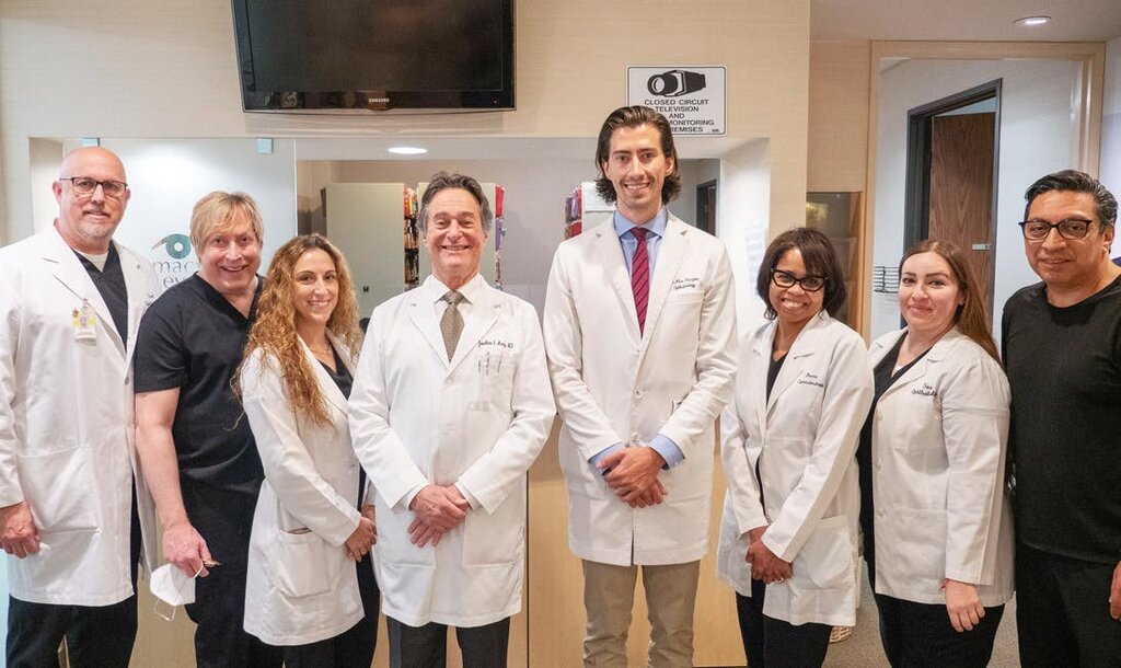 Optik cihazlar ve ekipmanlar Macy Eye Center, Los Angeles, foto
