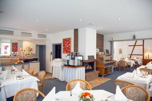 Hotel-Restaurant Zum Schwanen (North Rhine-Westphalia, Rheinisch-Bergischer Kreis, Wermelskirchen, Schwanen), otel  Wermelskirchen'dan